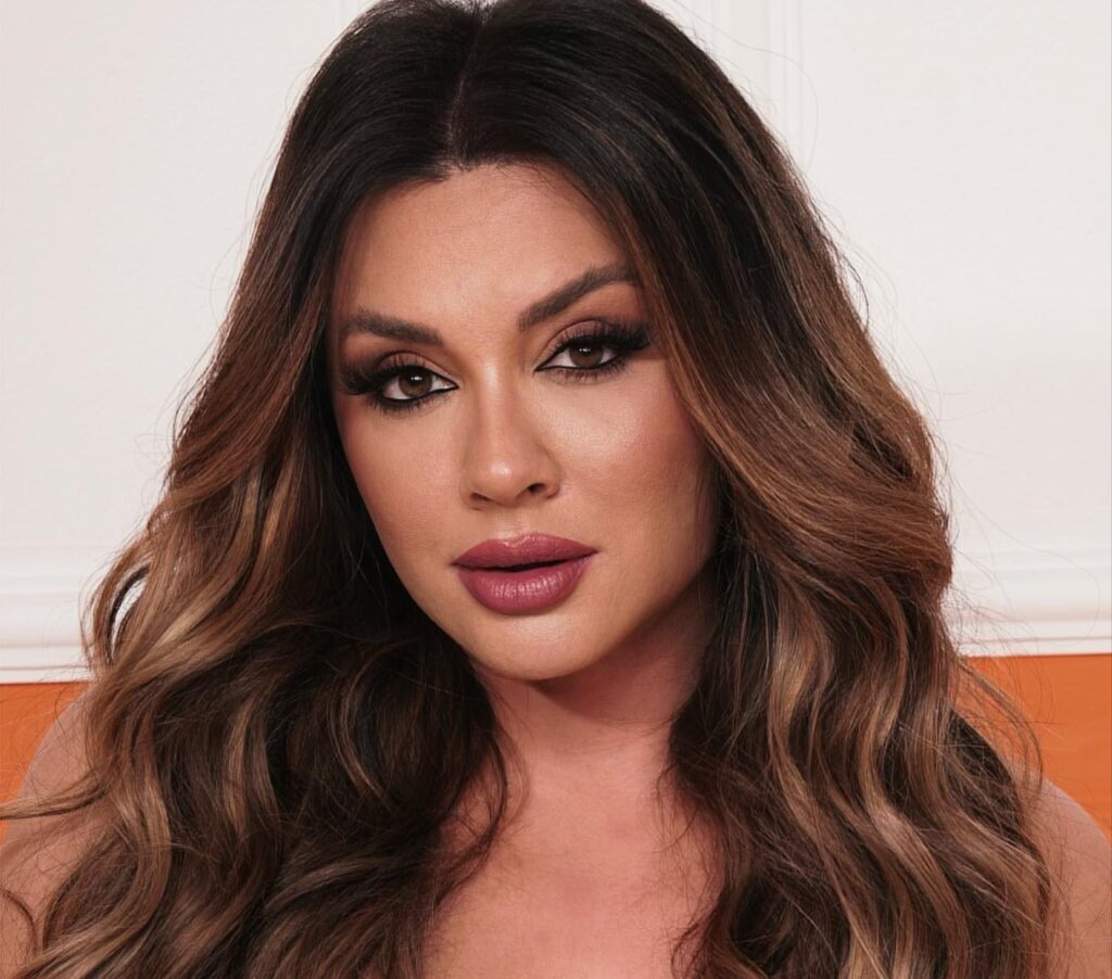 Modelo Juju Salimeni usa body SUPER CAVADO e deixa redes sociais em CHOQUE