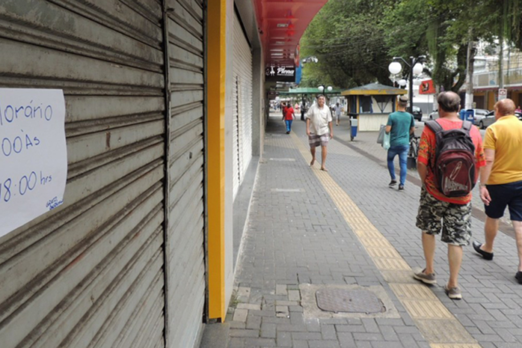 Sexta-feira Santa 2024: veja o que abre e o que fecha