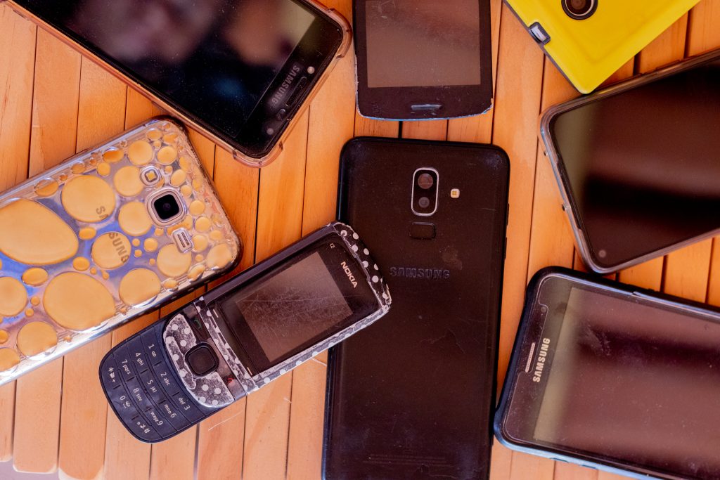 Seu celular antigo pode valer uma fortuna! Descubra os modelos mais ...