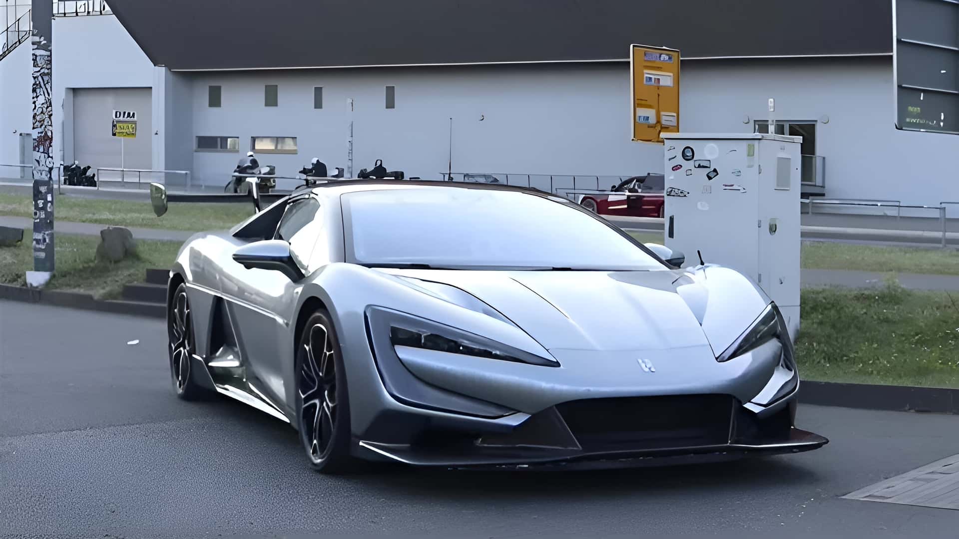 BYD Yangwang lança supercarro U9 com motor mais potente