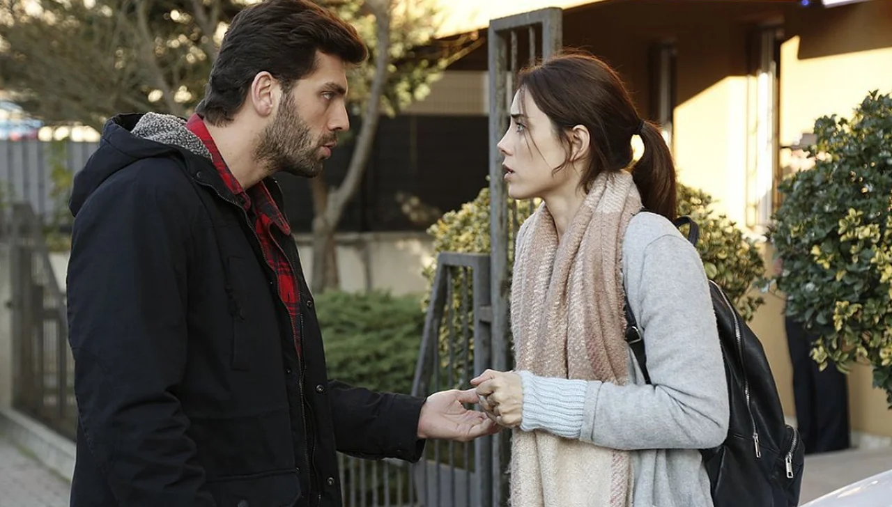 "Mãe" estreia na Record após sucesso no Globoplay e GNT