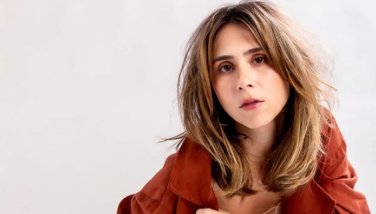 Daphne Bozaski é a vilã Lucélia em Três Graças