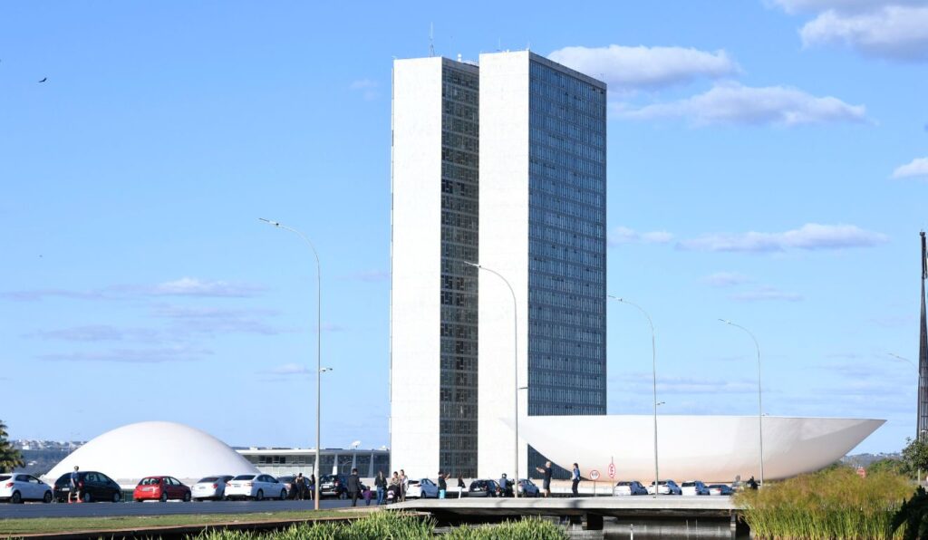 Atuais senadores: confira a lista completa